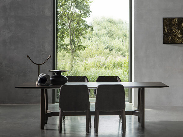YKE dining table - Studio Piet Boon