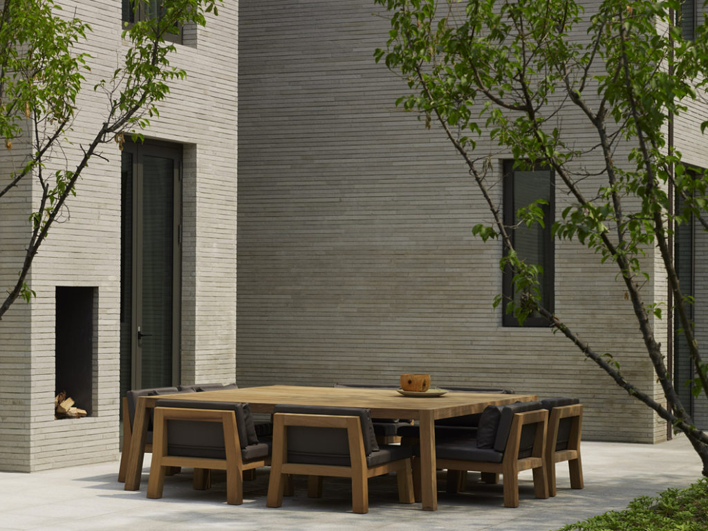 ANNE outdoor table - Studio Piet Boon