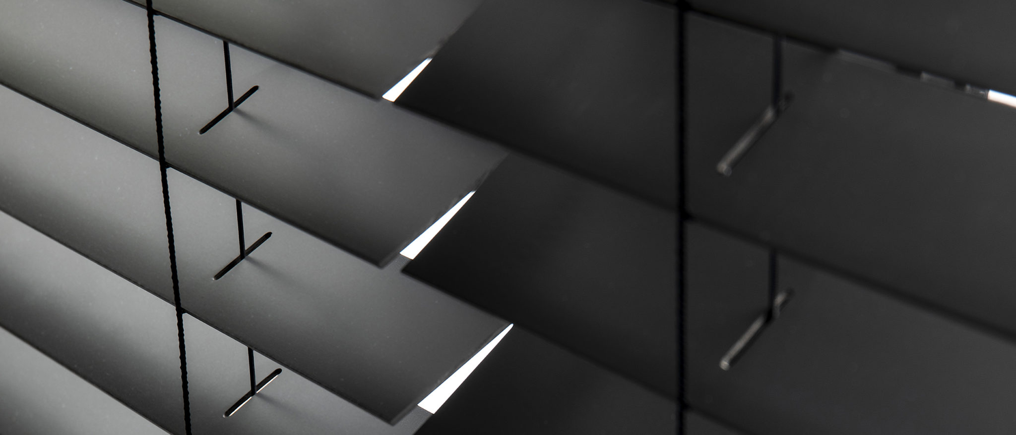 Wooden blinds by Zonnelux - Studio Piet Boon