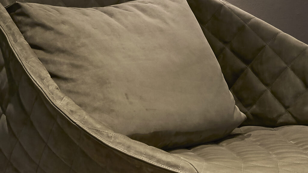 KEKKE lounge chair - Studio Piet Boon